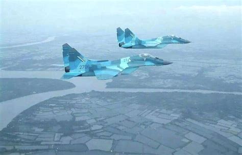 ကျွန်းလှမြို့နယ်၊ ရွာကုန်းကြီးရွာရှိ စာသင်ကျောင်းအနီးကို စစ်တပ်က ဂျက် လေယာဉ် ၂ စီးဖြင့် ဗုံးကျဲ