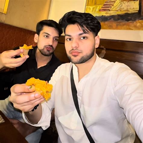 Bhai Sirf Adhy Piece Kay Lye 10 Round Bhaaga Ha😂😭😭 Last Two Minutes