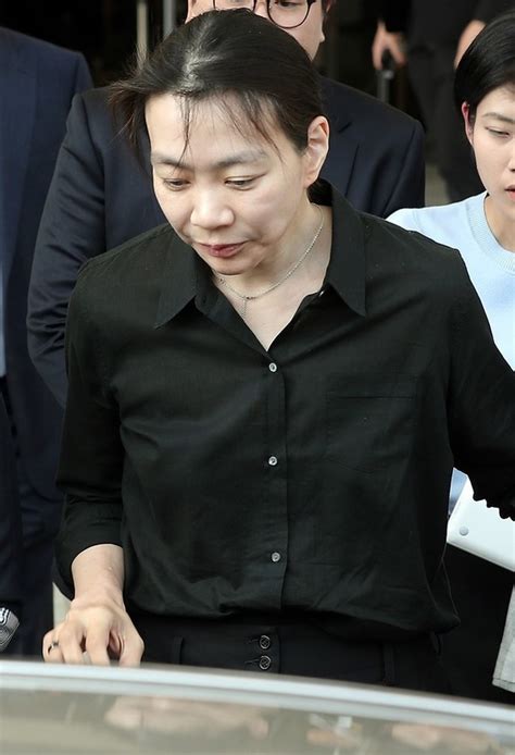 땅콩회항 대한항공 조현아 결혼 12년만에 이혼 친권·양육권 갖고 남편에 13억 재산분할 중앙이코노미뉴스