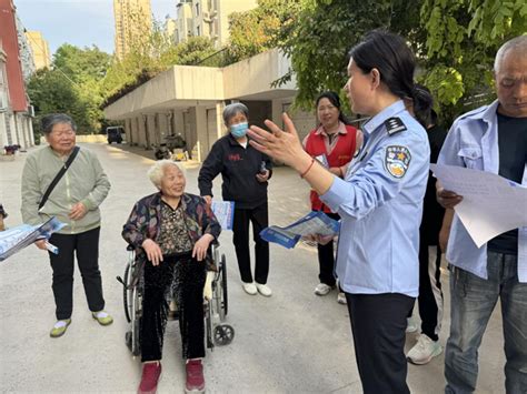 文峰区中华路街道朝霞社区筑起防护墙幸福享晚年 要闻 中新资讯网