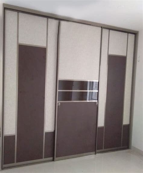 Polished Modern Horizontal Interior Wardrobe Shutter At ₹ 680 Sq Ft In Hyderabad