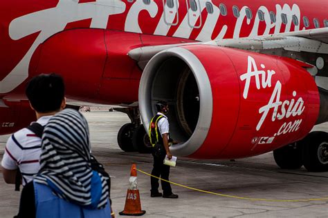 Airasia Pilot Asks Passengers To Pray As Plane Shakes Rapidly