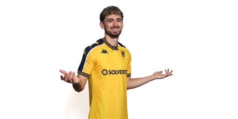 Estoril Oficializa Retorno De Holsgrove Por Quatro épocas A Bola