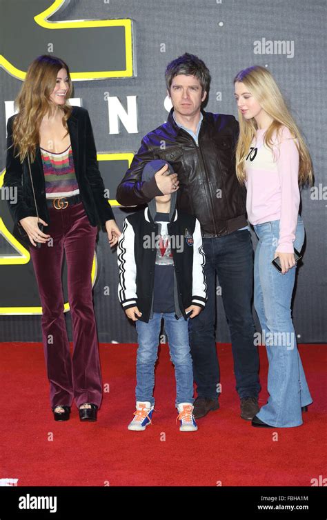 Star Wars The Force Awakens Uk Film Premiere Featuring Sara