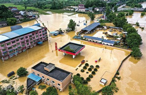 南方「天漏了」 半年流走近千億 中央氣象台連續33天暴雨預警 20240713 中國 每日明報 明報新聞網