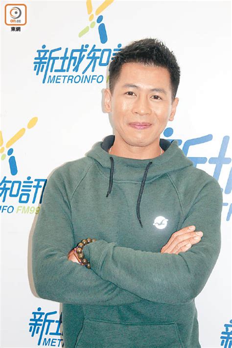 蔡國威賣曲奇懵盛盛計錯數 東方日報