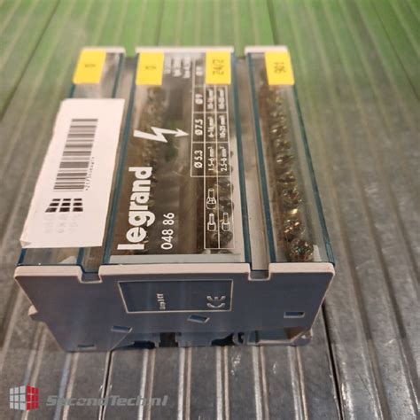 Legrand 048 86 Monobloc Modular Distribution Block