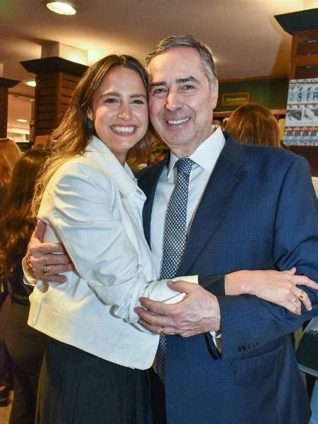 Stf Desmente Boato Sobre Filha De Barroso Deportada Dos Eua Portal