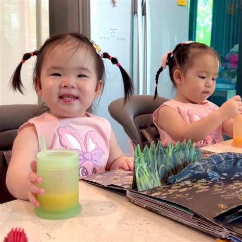 ป้อนๆน้องแมวค่ะ 😁🤣🩷🩷 น่ารักเกินต้าน ความสุขของป้า อมยิ้ม หลงรักเด็กน้อย Fcต้าวแฝด Fc4แฝด