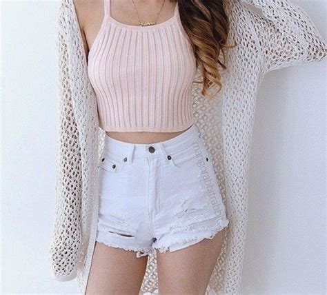 รวมไอเดียแต่ง เสื้อเกาะอก และ สายเดี่ยว ด้วยเสื้อคลุมให้ดูเซ็กซี่ แต่ไม่ให้ดูโป๊เกินไป