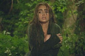 Lily Collins Cleavage In Abduction Screen Caps Phun Org Forum