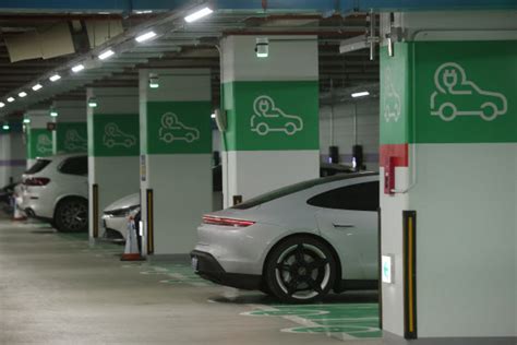 국내 완성차 올해 내수판매 9년 만에 최저…전기차 10만대 돌파 볼타 Volta 전기차충전인프라