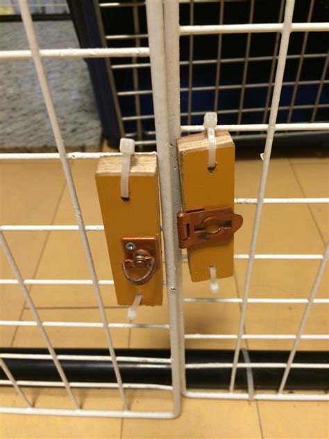 【犬の脱走対策】自作犬ケージの扉を改造diy！ オーストラリアンラブラドゥードルの里親ブログ
