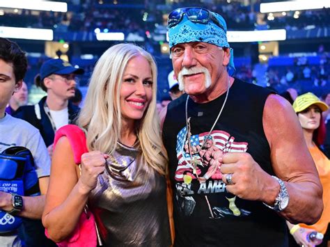Скай Дейли Третата съпруга на Хълк Хоган 25 години по млада от него инструктор по йога и