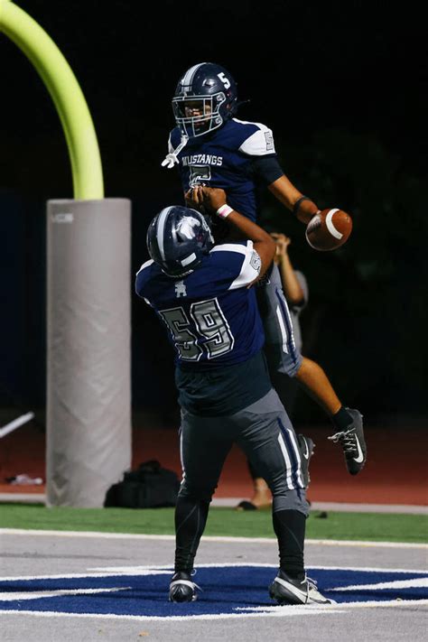 No 4 Shadow Ridge Recovers Late Fumble Edges No 8 Centennial — Photos