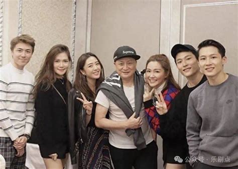 汤洛雯27岁混血表弟考上飞行员， 脸蛋精致帅气曾被表姐游说进tvb李子熙汤镇业汤爱嘉