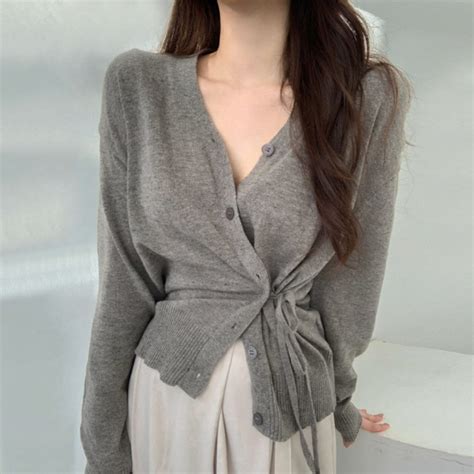 워너비뮤즈 3만돌파🖤여리핏 2way 브이넥 루즈핏 긴팔 니트 울 랩 가디건 리본 스트랩 언발 셔링 버튼 랩니트 봄 간절기 4color