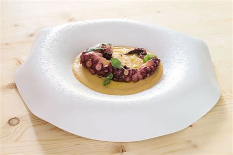 Tentacoli Di Polpo Su Crema Di Ceci Ricette Conad