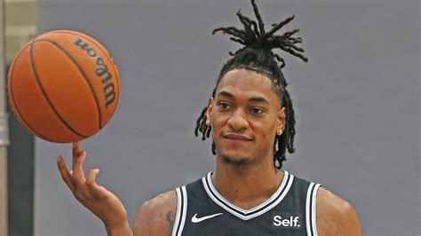Spurs Agree To Five Year 146 Million Contract Extension With Devin