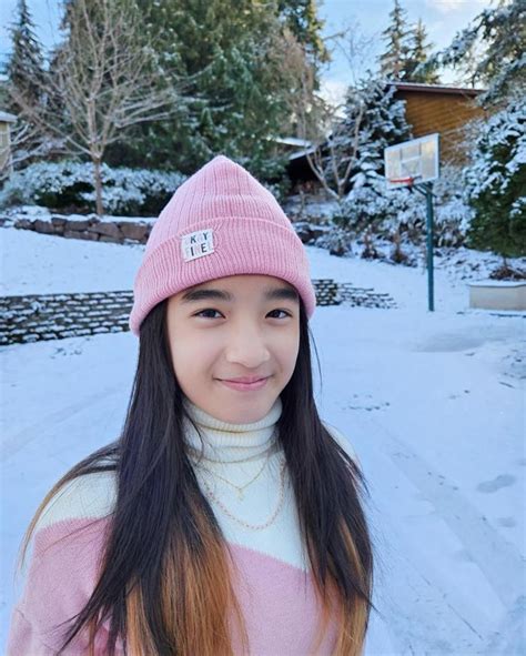 น้องณดา ลูกสาว กบ สุวนันท์ โชว์สเต็ปแดนซ์จัดเต็ม เต้นอย่างเป๊ะ โตแล้วสวยเก่งออร่าซุปตาร์จับ