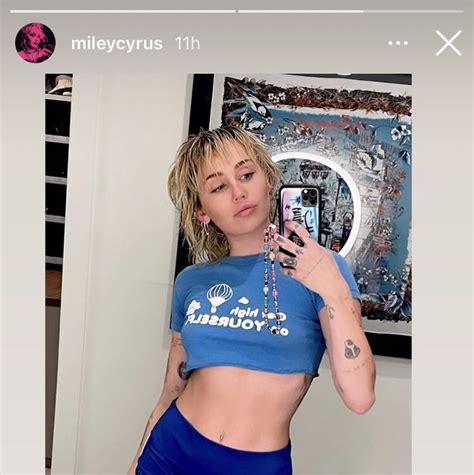 Miley Cyrus Abs And Legs Look So Freakin Toned In Her Latest