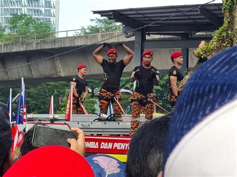 Abang Bomba Showing The Love And Guns At Merdeka Day Parade Rmalaysia