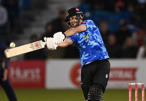 James Vince And Ben Mcdermott Run Riot As Hampshire Demolish Sussex By