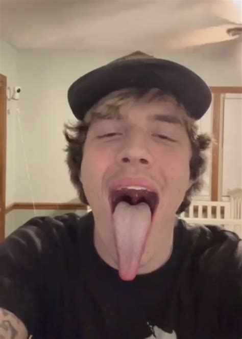 Long Tongue Hottie ThisVid Com Long Tongue Hottie ThisVid Com