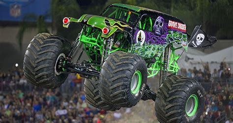 Heres The Full Story Of The Legendary Grave Digger Monster Truck