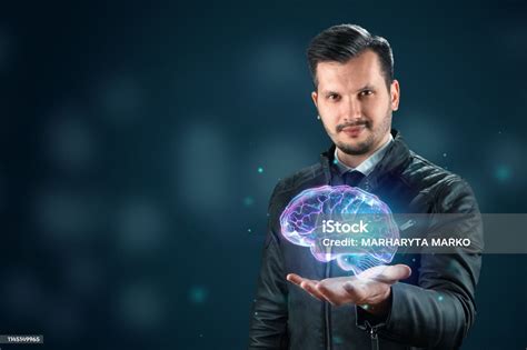 디지털 인터페이스를 사용 하는 비즈니스 인터페이스는 뇌 홀로그램을 표시 합니다 신경망 인공 지능 소프트웨어 교육 머더보드에 대한 스톡 사진 및 기타 이미지 Istock