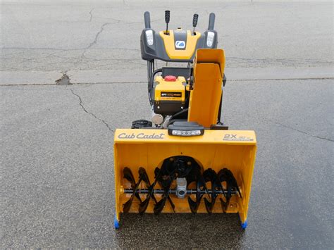 Cub Cadet Snow Blowers Tools In Action Guide To Snow Blowers