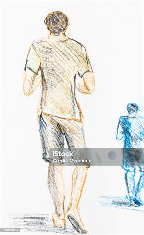 T 셔츠와 반바지에 뒤에서 남자의 스케치 걷기에 대한 스톡 벡터 아트 및 기타 이미지 걷기 계절 남자 Istock