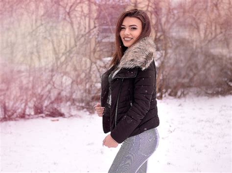 Laila Lee Flirt Free Cam Girl Review Chat Pm