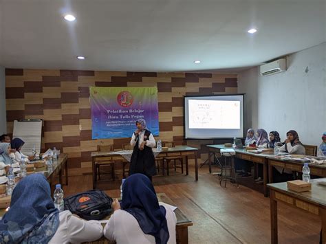 Ajib Perkenalkan Metode Belajar Pegon Inovatif Joglo Jateng