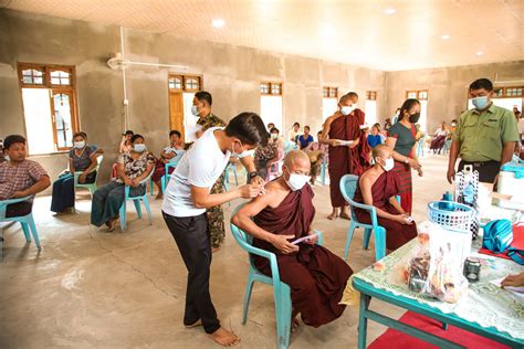 မုံရွာခရိုင် အထွေထွေအုပ်ချုပ်ရေး ဦးစီးဌာန ဒုတိယခရိုင်အုပ်ချုပ်ရေးမှူး ဦးဥက္ကာ မုံရွာမြို့နယ