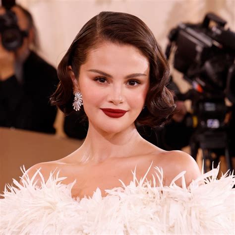 The Weeknds Love Life From Selena Gomez To Angelina Jolie