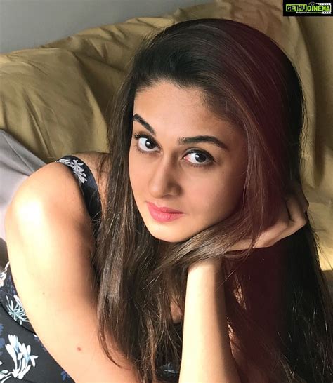 Aishwarya Arjun Wallpapers Wallpaper Cave