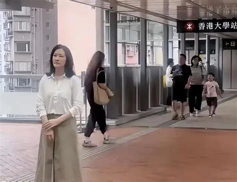 52歲港星陳慧珊現身大學，皮膚松垮身材發福似大媽，被指面帶苦 每日頭條
