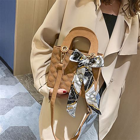 กระเป๋าสะพายไหล่ ขนาดเล็ก แบบพกพา ระดับไฮเอนด์ สไตล์ตะวันตก สําหรับผู้หญิง 2020 Bostlight888