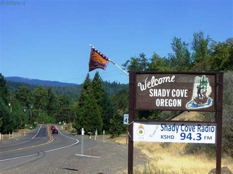 Shady Cove Oregon Downtown 50th Anniversary Of Oregons Christmas