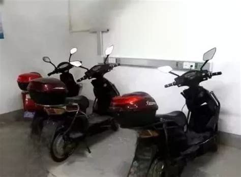 电动车红色感叹号是什么意思 汽车 新车 用车 养车 车主 汽车其他 汽车使用 有驾