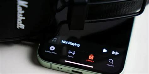 Iphone 用户反馈安装近期 Ios 更新后，无法用物理按钮控制串流媒体音量 Ios