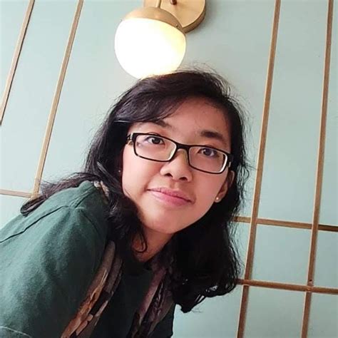 About Jovani Ineke Medium