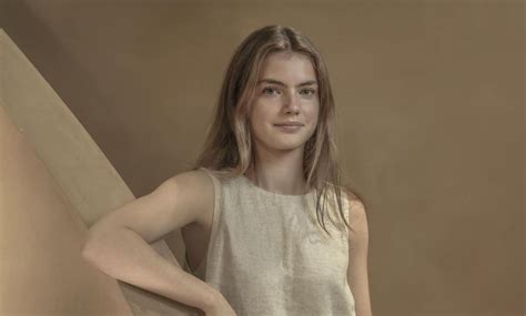 Florence Hunt Age Height Weight Career Net Worth And More