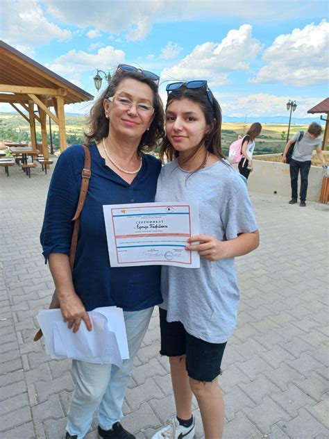 Сертификати за учениците од проектот „Обединети во мирот“ Tvplus