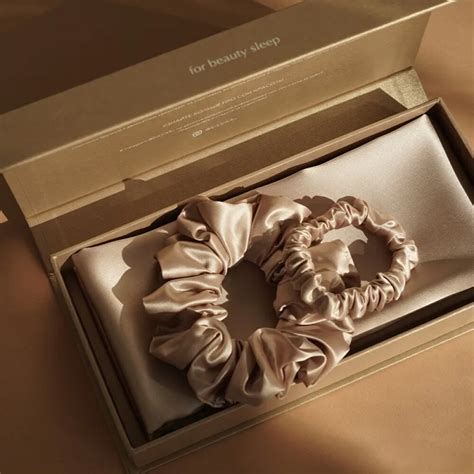 Luxury Two Piece Silk T Set Mulberry Silk Eye Mask And Scrunchie In