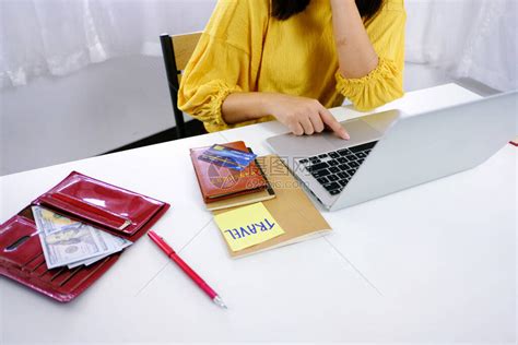 立即预订旅行运输网站和购买航班预订机票预高清图片下载 正版图片504456466 摄图网