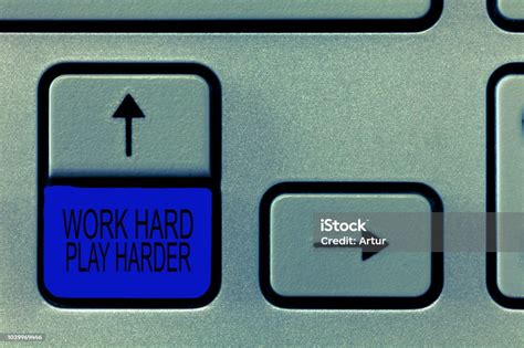 단어 쓰기 텍스트 작업 하드 플레이 더 균형 생명에 대 한 비즈니스 개념가지고 긴장을 Destressing 휴식 개념에 대한 스톡 사진 및 기타 이미지 Istock