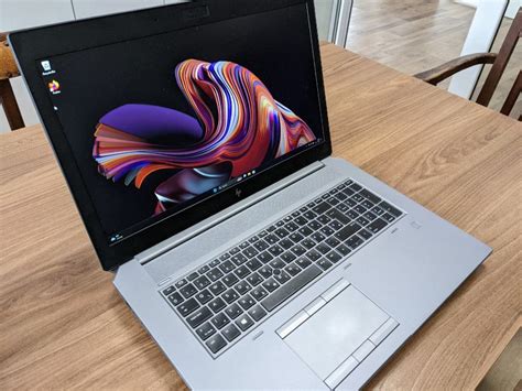 HP ZBook 17 G5 17 I7 8750H 32GB 512GB NVME DOCKING STATION