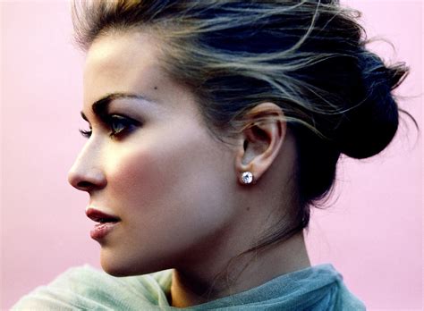 Carmen Electra Gorgeous Wallpapers Wallpaper Hd Celebrities K Wallpapers Images And